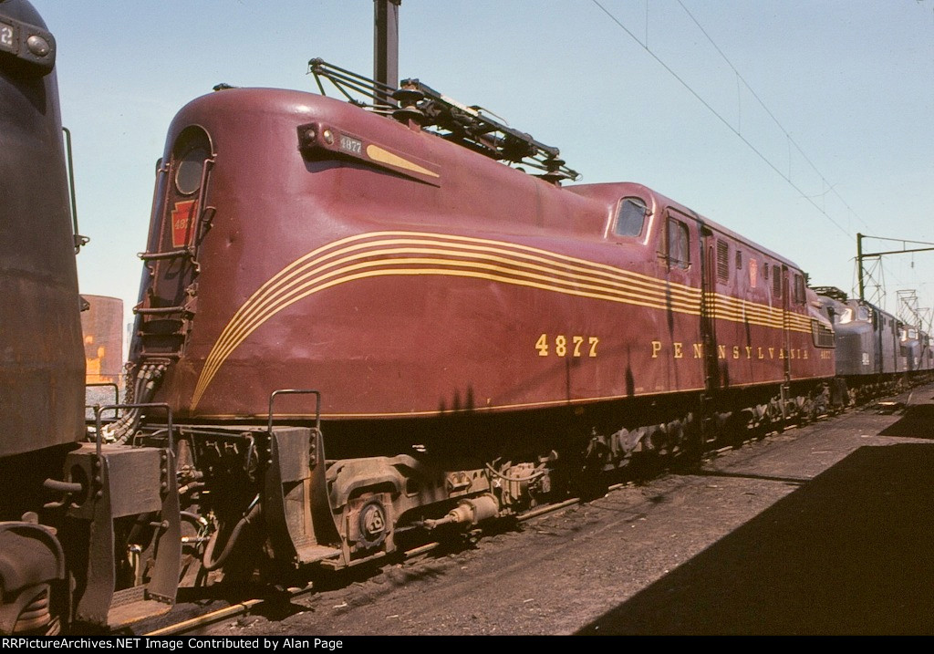 Former PRR GG1 4877
